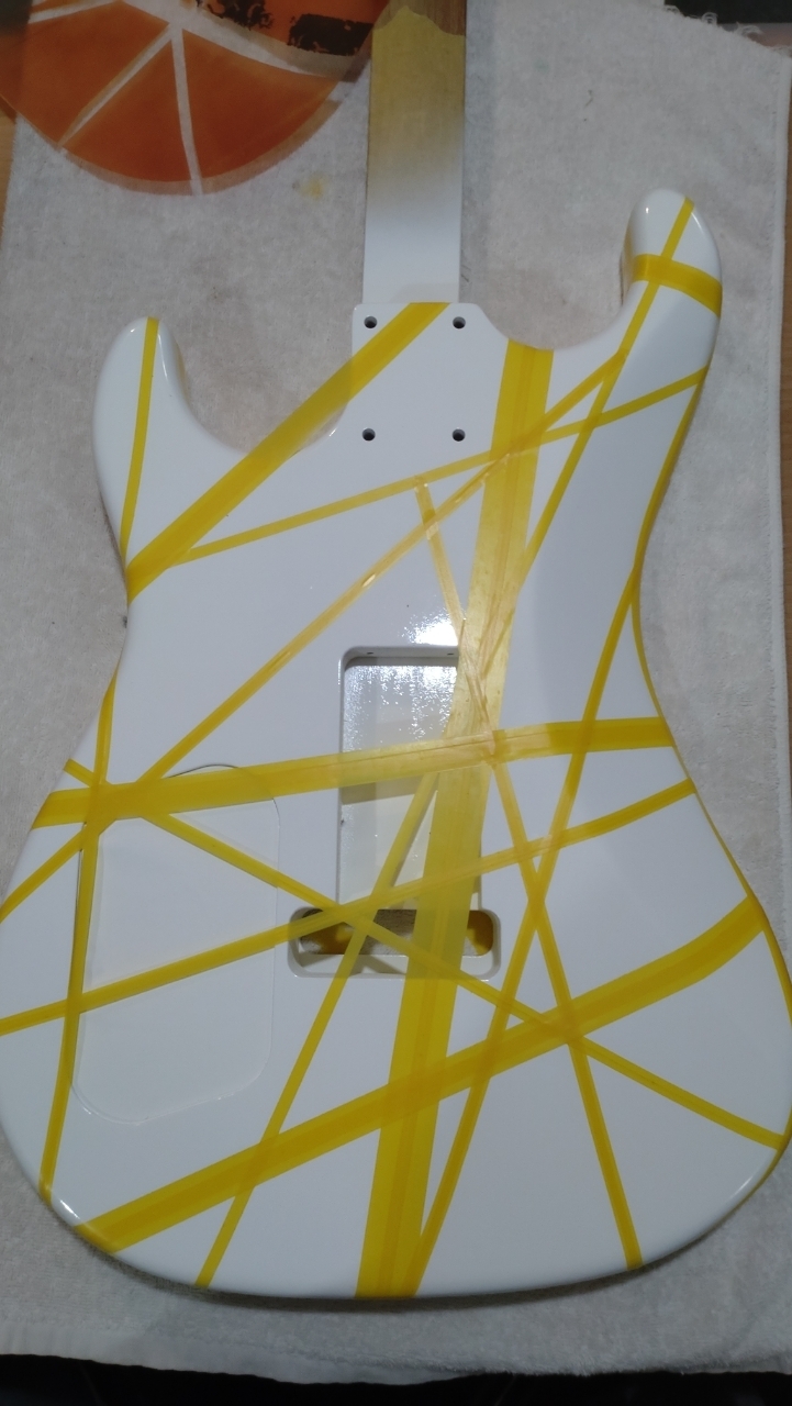 白赤黒: H/F studio